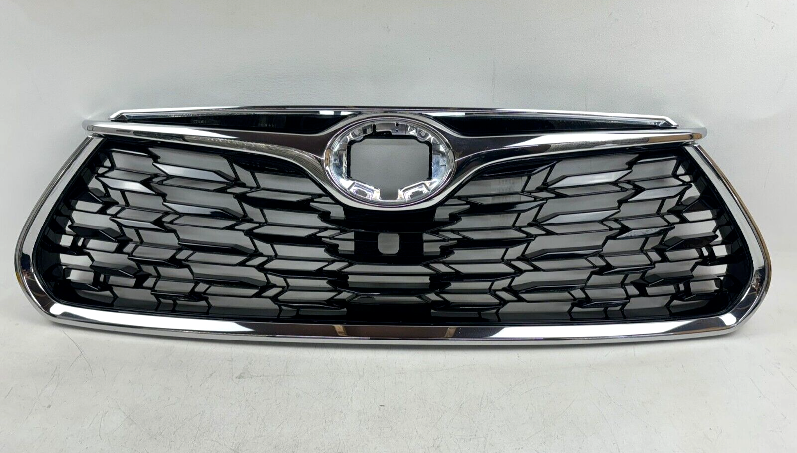 2020-2024 TOYOTA HIGHLANDER GRILLE ASSEMBLY OEM FRONT CENTER GRILL ...