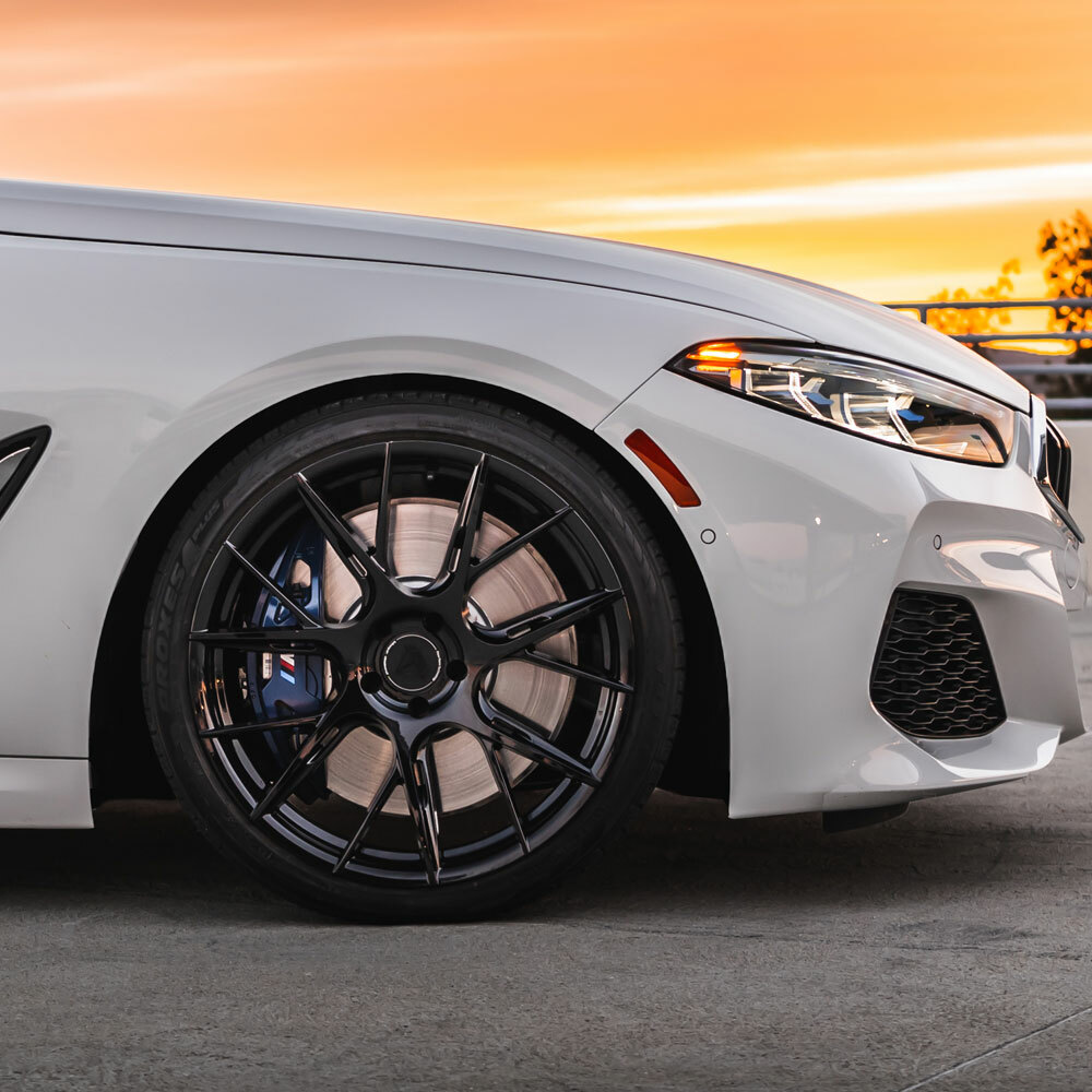 328d White Black Rims Strada Turbina 22x9 35 | S6729050135GBML | 2018