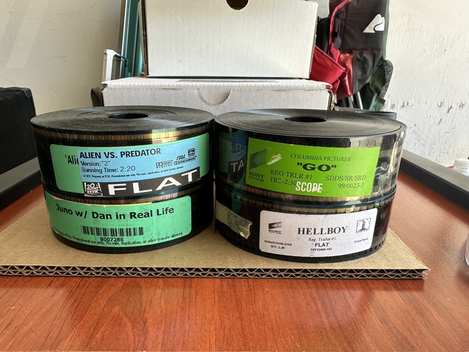 Lot Of (4) 35mm Film Trailers Go (1999) Hellboy (2004) Alien Vs ...