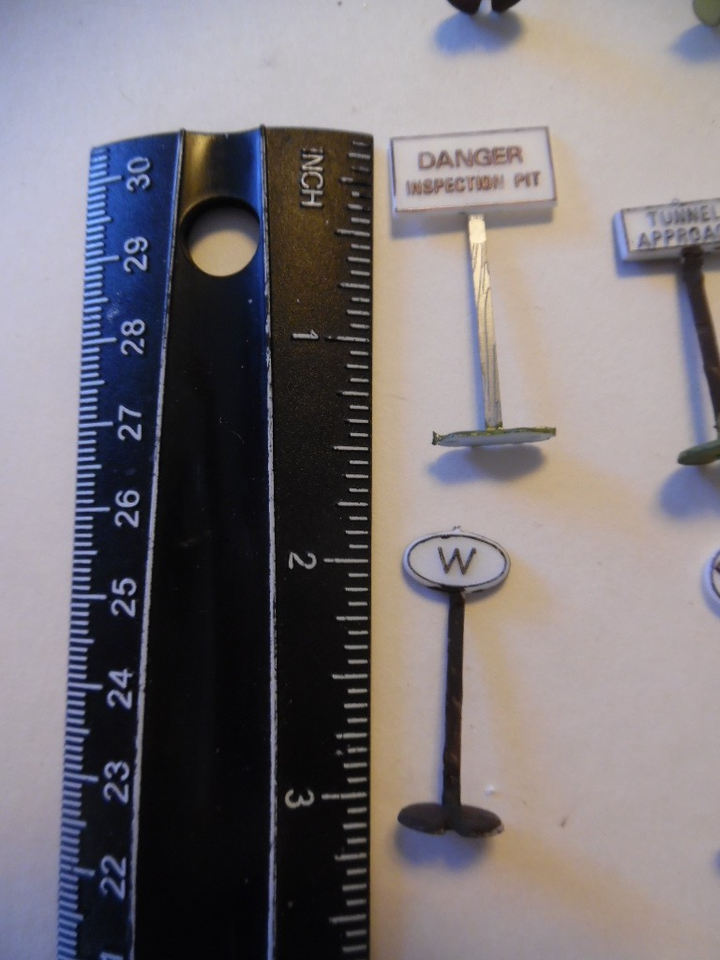 40 Piece HO Scale Railroad Right of Way Signs – Hand-Painted Diorama ...