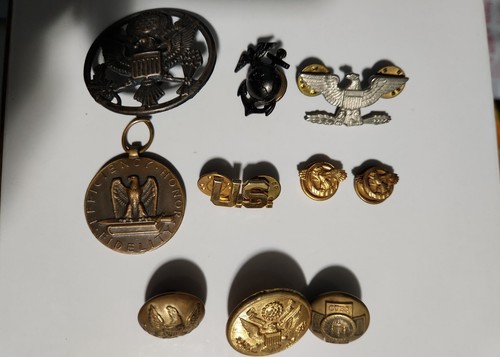 Lot of 10 Assorted Vintage Military Uniform Pins and Buttons Navy Army ...