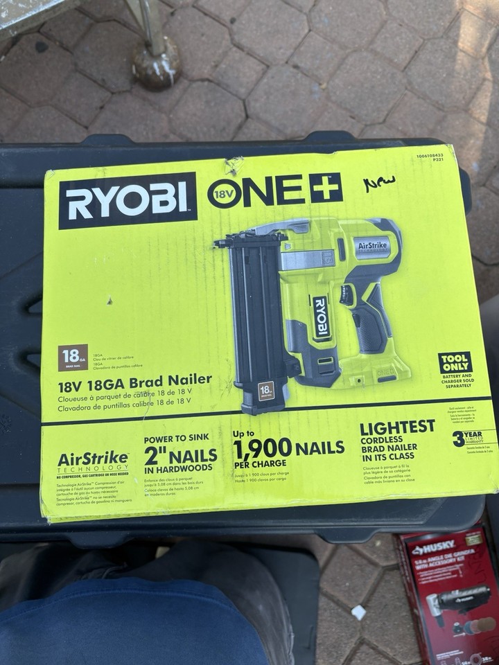 Ryobi P321 18V Cordless AirStrike 18 Gauge Brad Nailer (Tool Only ...