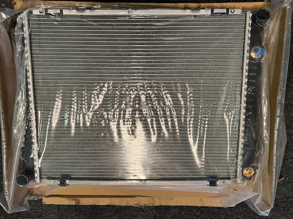 Mercedes-Benz 560SL Radiator 107-500-26-03 GENUINE OEM