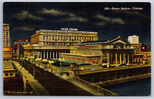 Chicago IL~Downtown Union Railroad Station~Well Lit Night View~1951 ...