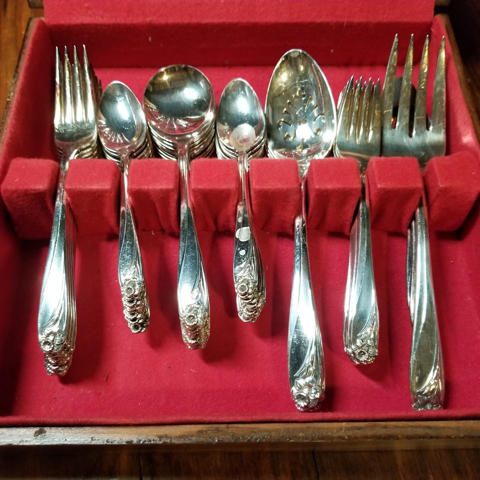 Vintage 1847 Rogers Bros. 55 Piece Daffodil Silverware Set With Wooden ...