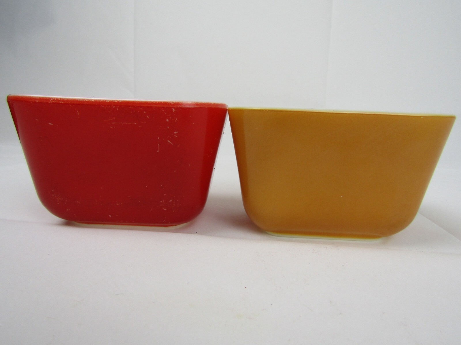 Vintage Pyrex Refrigerator Dishes 501B 1 1/2 cup One Orange One Red no ...