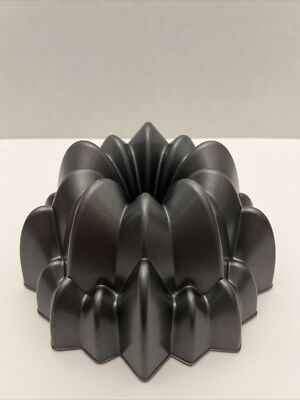 Wilton Dimensions Cascade Bundt Cake Pan Nonstick Cast Aluminum 10 Cup ...
