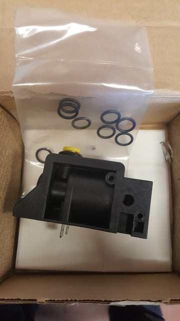 International 2506713C91 Solenoid Valve Service Kit Normally Closed for ...