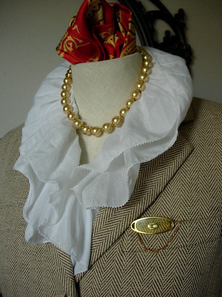 Gorgeous RARE Vintage GUCCI Lucite GG Lapel Scarf PIN Jewelry Accessory ...