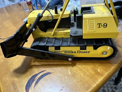 Tonka - Steel Classics - Mighty Dozer - Built Tonka tough with Real ...