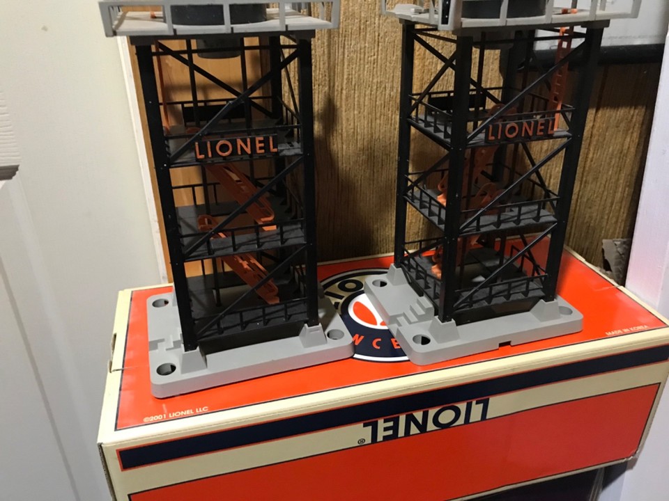 LIONEL 197 RADAR TOWERS (2) WITH ANTENNAS NICE VERY RARE | eBay