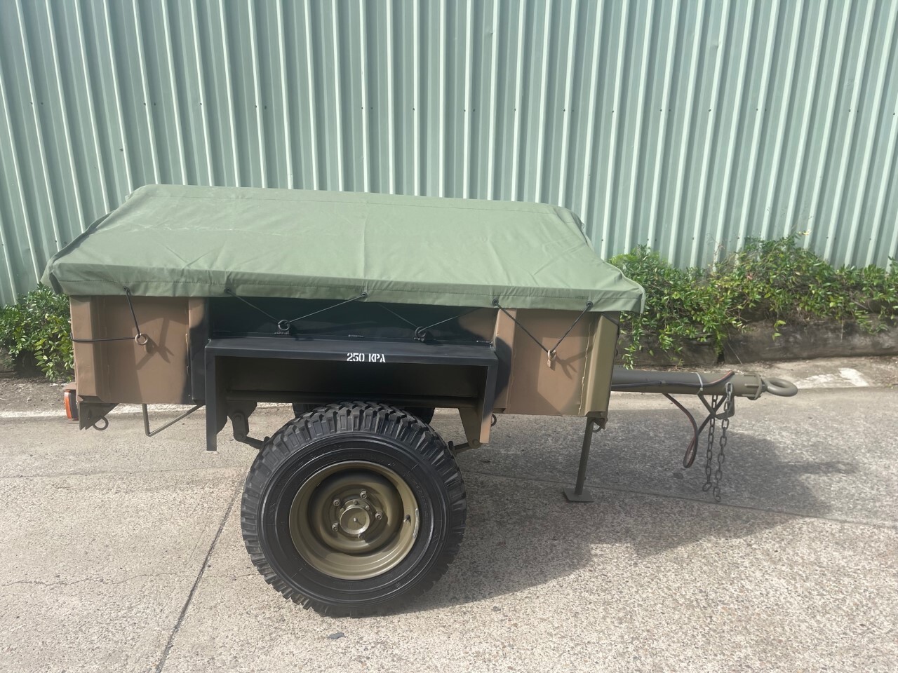 Trailer No5 Ex Army - Australian Military - Landrover Perentie 110 Car ...