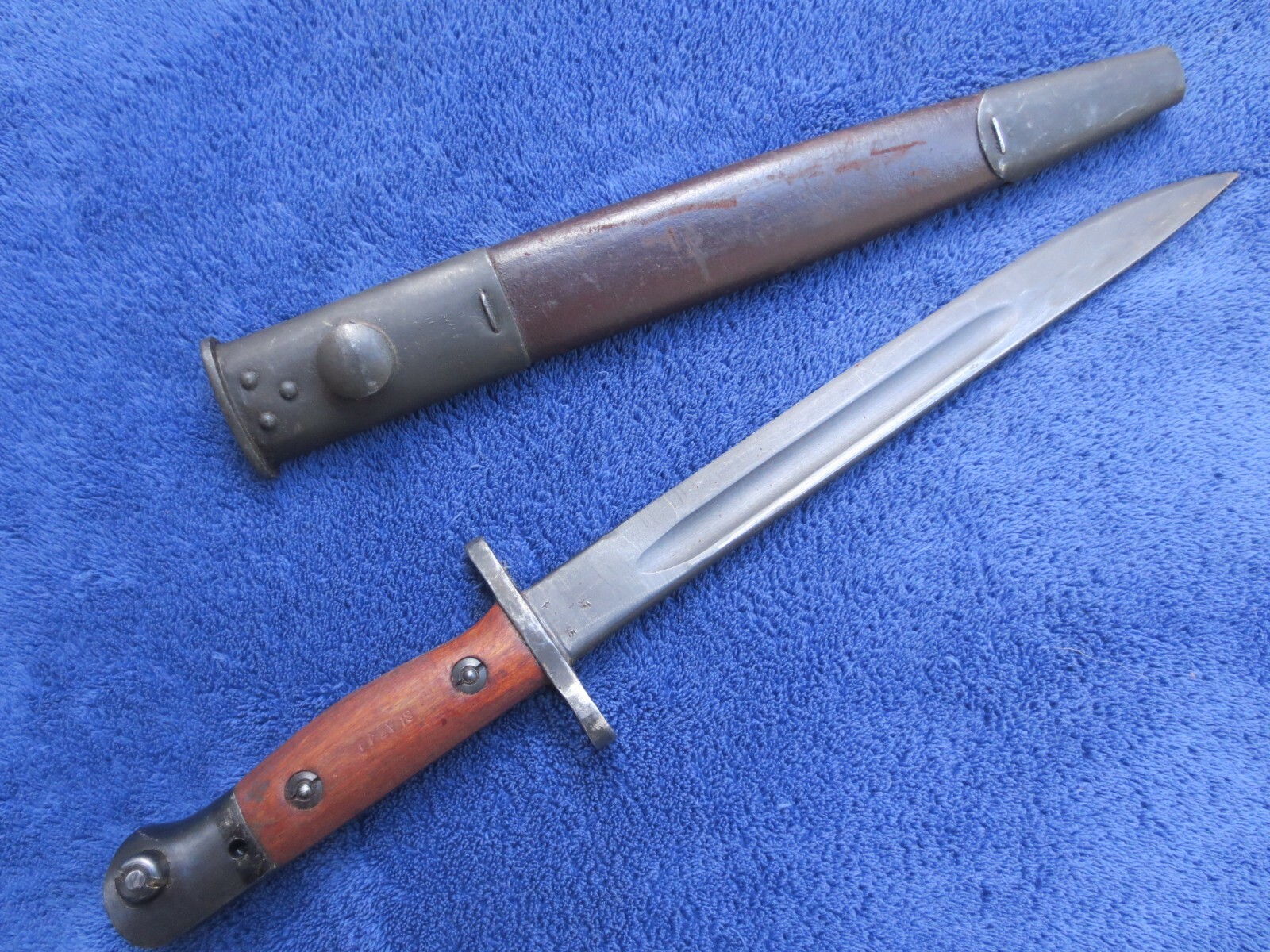 ORIGINAL WW2 AUSTRALIAN OWEN SMG BAYONET AND SCABBARD MADE BY ORANGE ...