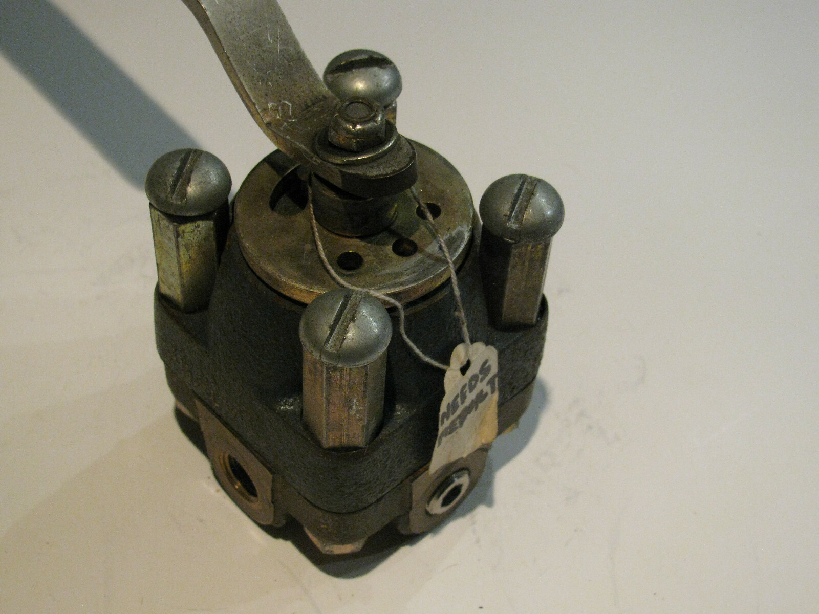 Delaval Barksdale Controls 4261P6A03-3 4 port pressure regulator handle ...
