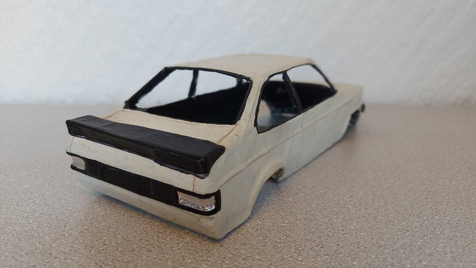 1/18 Tinfoil Model Ford Escort Mk2 RS2000 Body Shell For Scrapyard ...