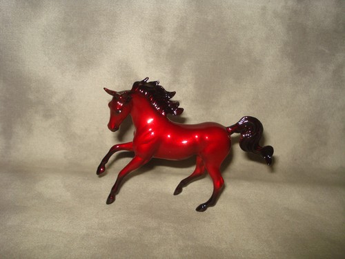 Breyer CM Glossy Decorator Black Cherry Magnolia Stablemate | eBay