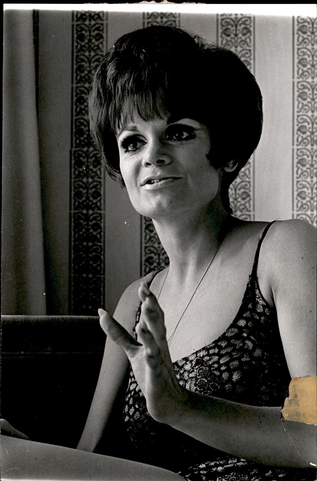 LG998 1968 Original Ira Rosenberg Photo SINGER DIANE VARGA BUBBLE ...