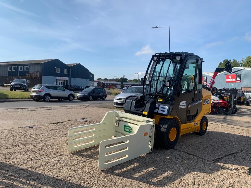 Brand New JCB TLT35-23D-2WD Diesel Teletruk Forklift With Bale Clamp ...