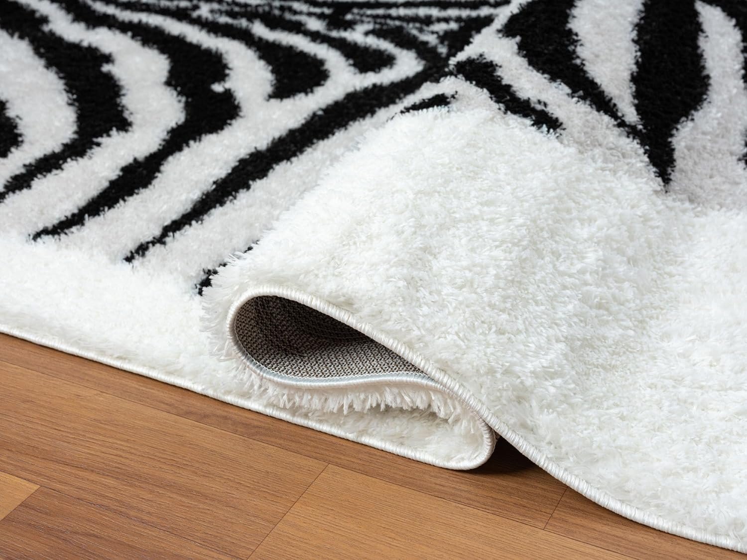 HR Plush Black & White Zebra Pattern Shag Rug - Thick Pile, High-End ...
