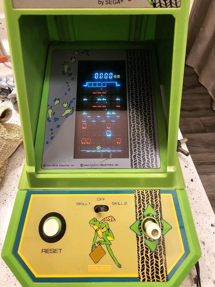Frogger Vintage 1982 Mini Table Top Arcade Handheld Video Game Sega ...