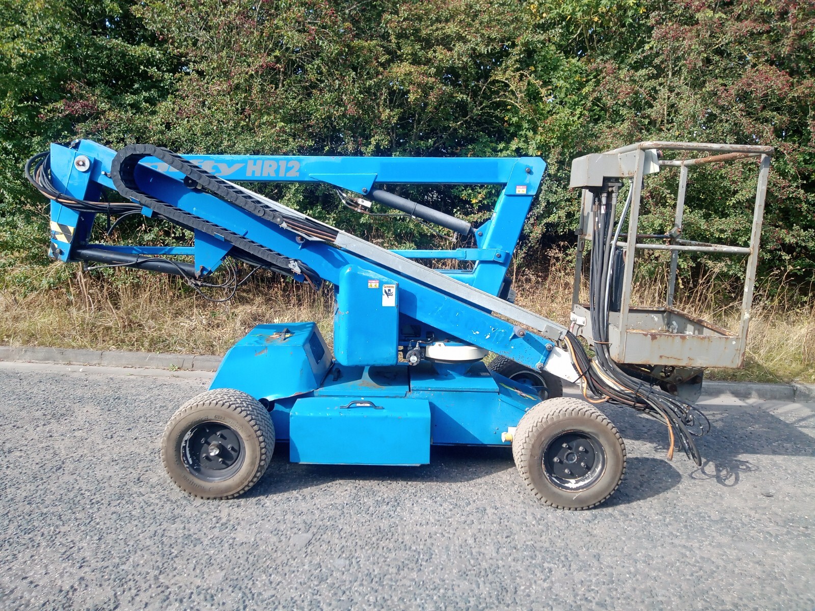 2011 Nifty lift HR 12 cherry picker Scissor Lift Access Platform z45 ...