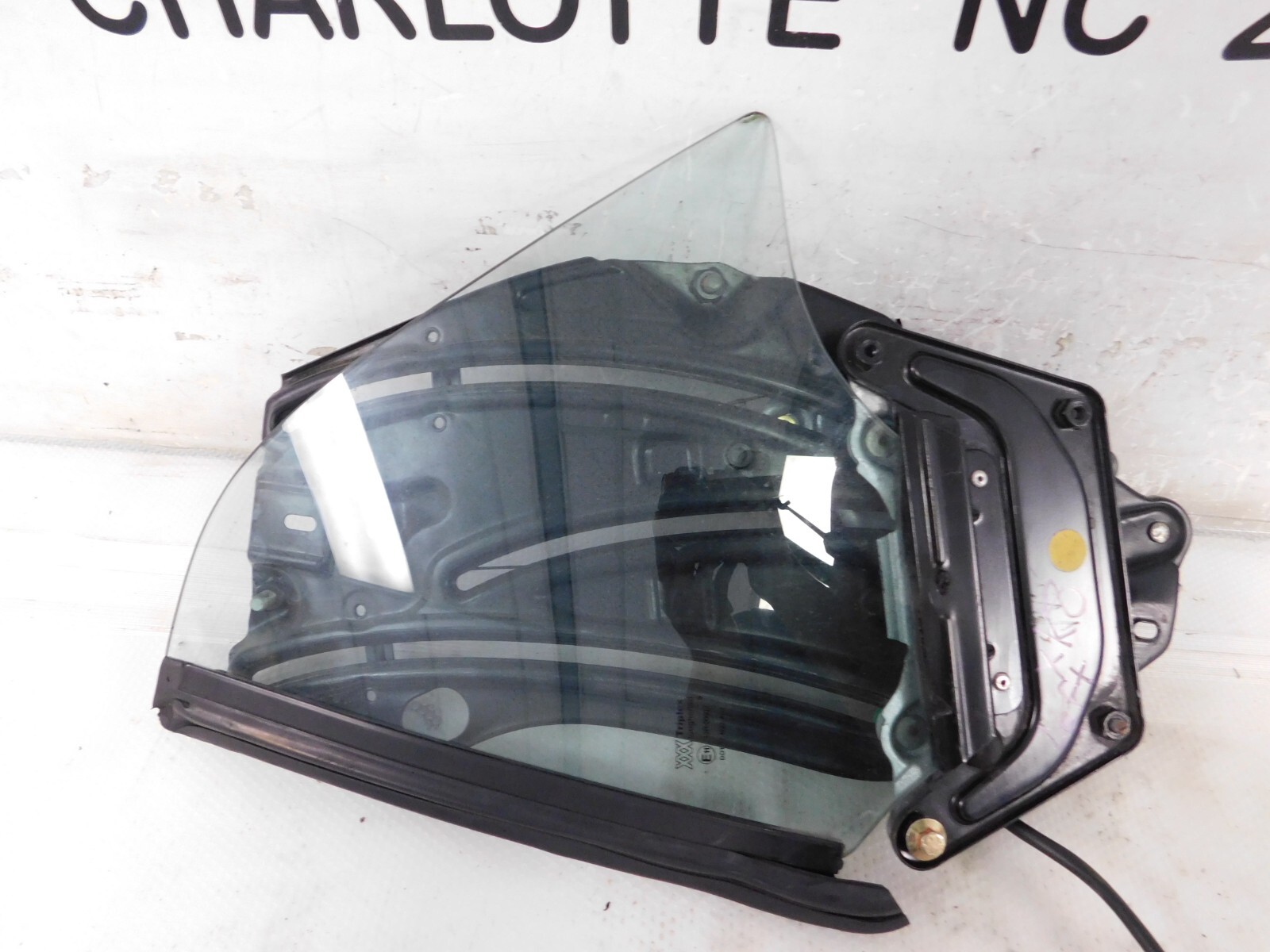 97-06 Jaguar XK8 X100 Convertible Rear Driver Quarter Window Regulator ...