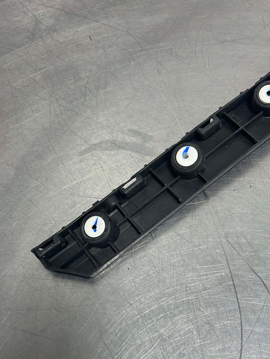 16-22 CAMARO SS LH REAR BUMPER RETAINER OEM 84603116 | eBay