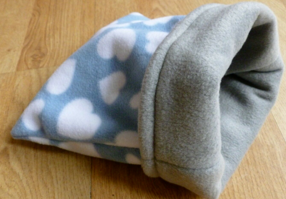 *60 DESIGNS**FLEECE SNUGGLE POUCH GUINEA PIG BED BAG HEDGEHOG CUDDLECUP ...