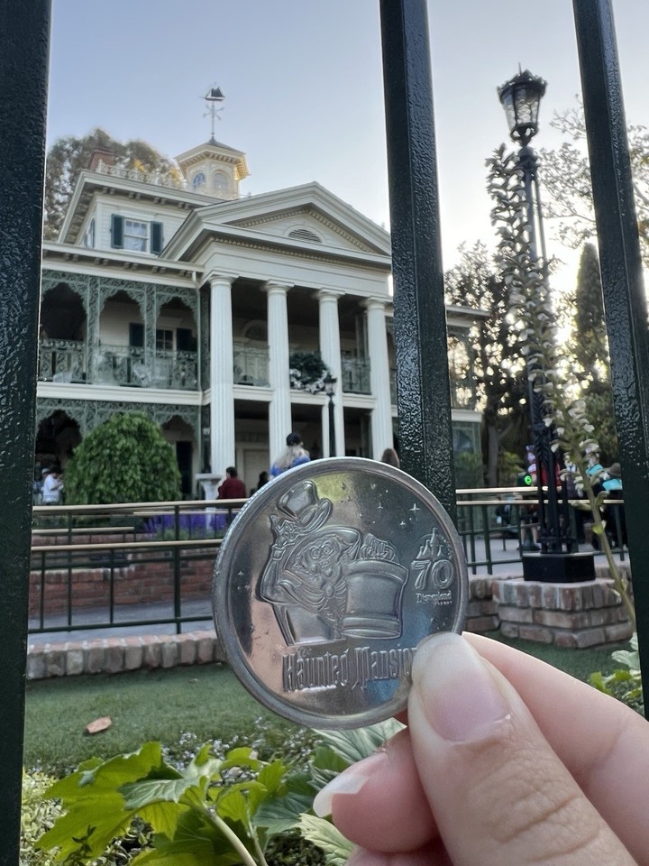 Disneyland 70th Anniversary Coin Medallion HAUNTED MANSION HATBOX GHOST ...