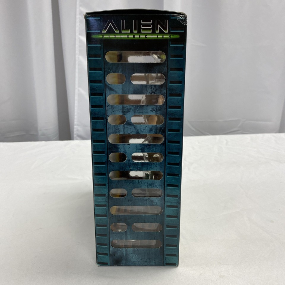 Ripley Alien Resurrection Hasbro Signature Series Kenner 1997 Action ...