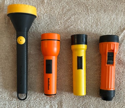 Lot (4) Vintage Flashlights Radio Shack 2 x NEW Rayovac Eveready Tested ...