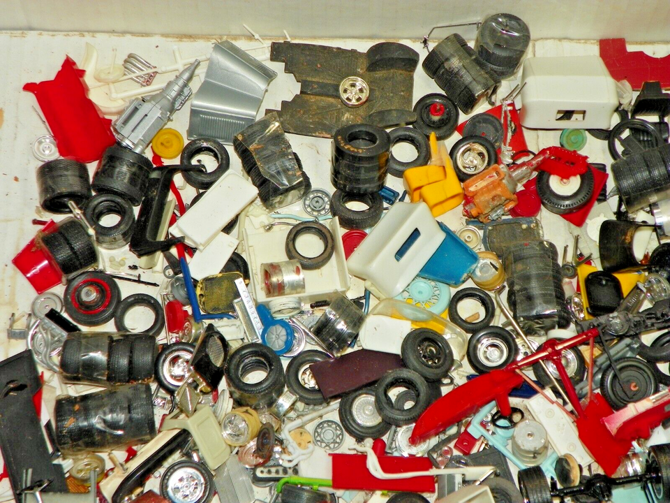 Model Car Junkyard Graveyard Large Lot Many parts Trucks And Roadsters ...