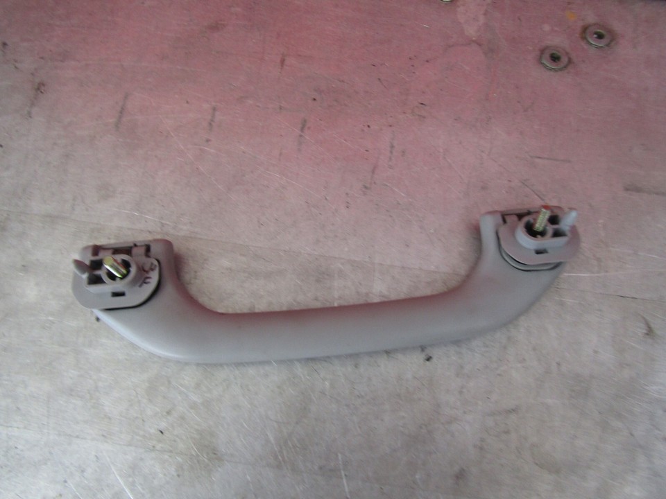2004-2008 Mitsubishi Endeavor OEM driver front overhead grab handle 05 ...