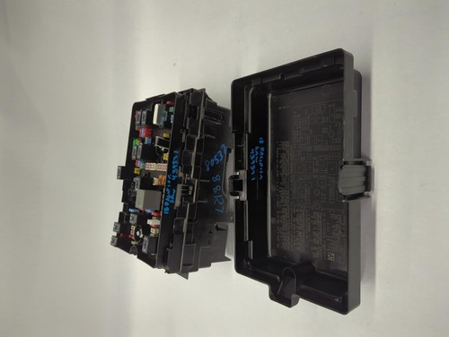 2018 CHRYSLER PACIFICA Engine Fuse Box 3.6L w/tow package OEM 18 19 20 ...