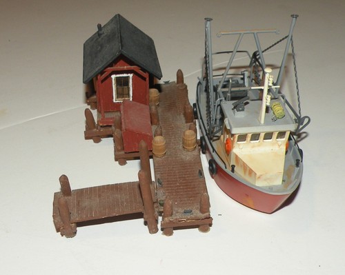 HO Scale Craftsman Fishing Dock With Fishing Trawler | eBay