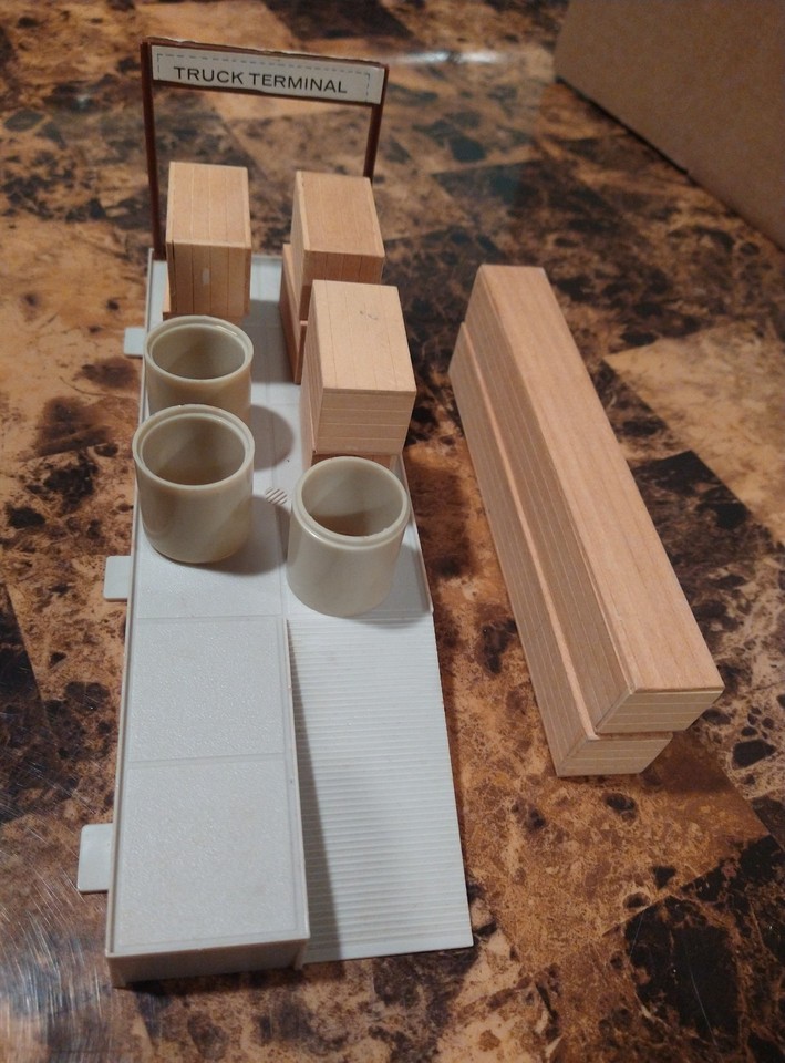 Vintage HO Scale Tyco Truck Terminal Freight Dock with Pipes and Wood ...