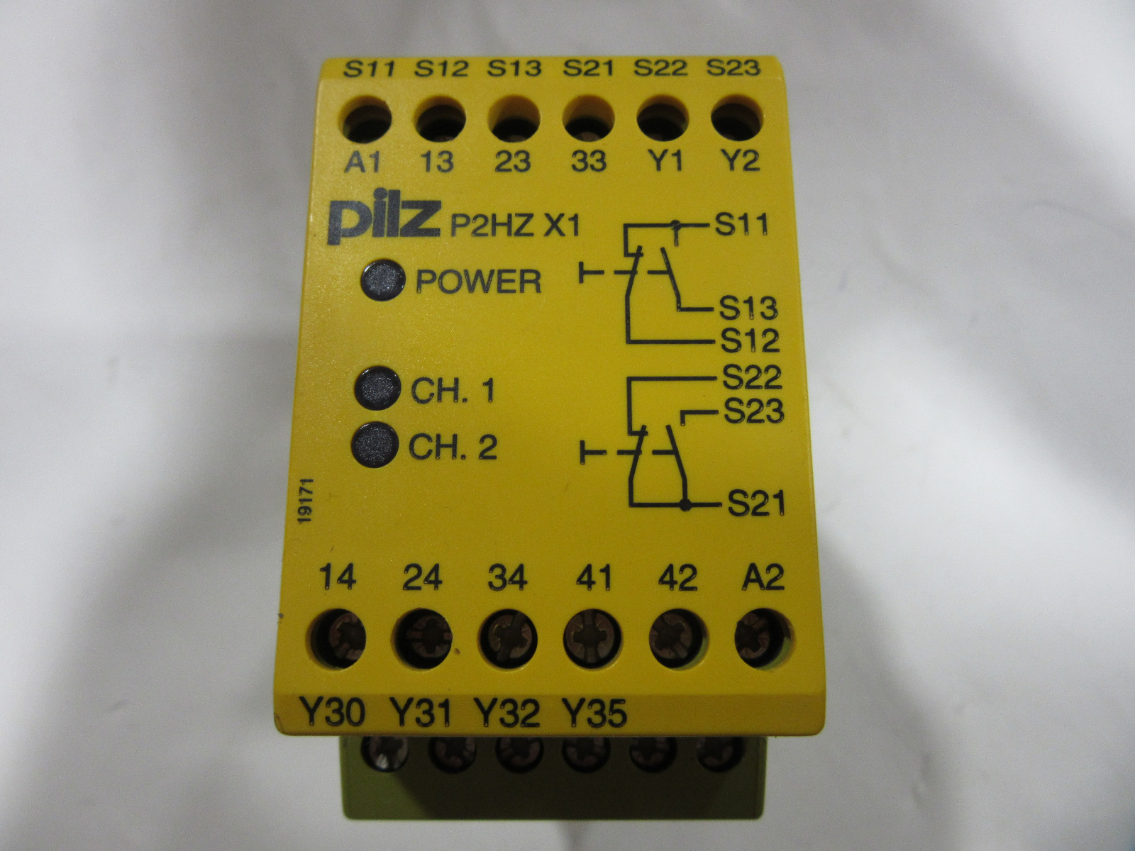 Pilz 774340 Safety Relay P2HZ X1 24 VDC 3S/1O VGC!!! Free Shipping | eBay