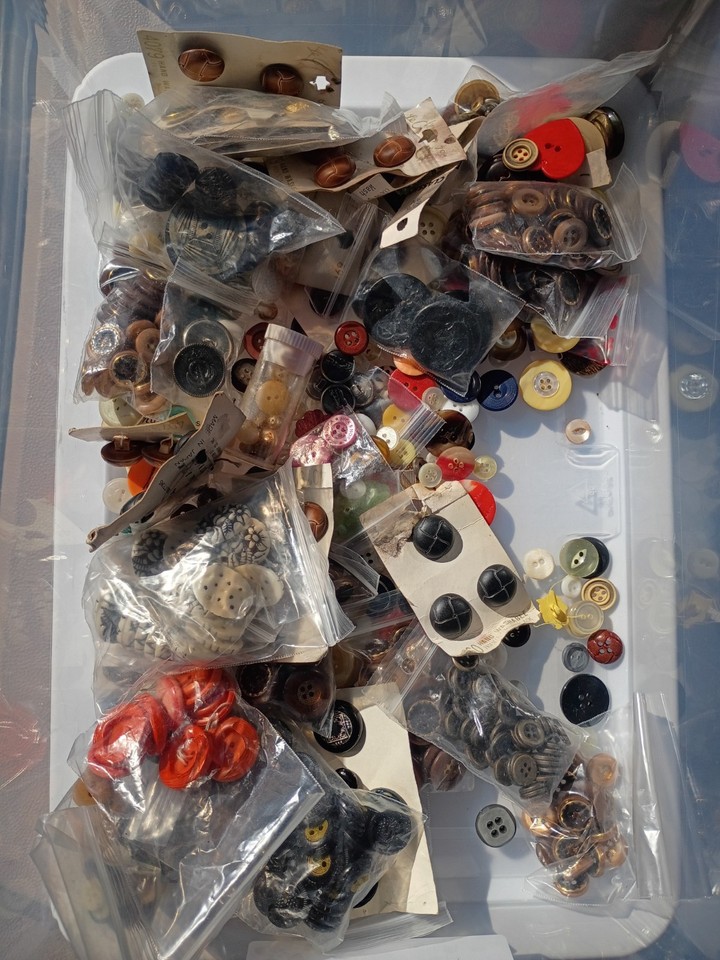 Massive 5+lb Lot Of Vintage Antique Buttons 1800-1900s - Victorian ...