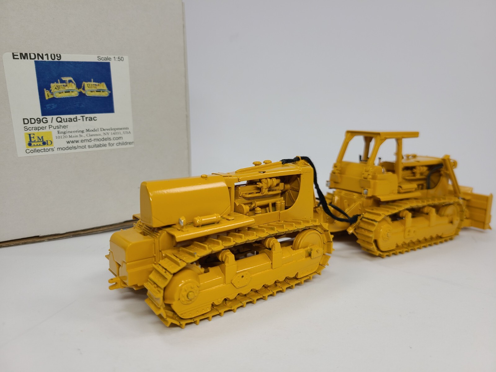 Caterpillar Cat DD9G Scraper Pusher Dozer - EMD 1:50 Scale Model #N109 ...