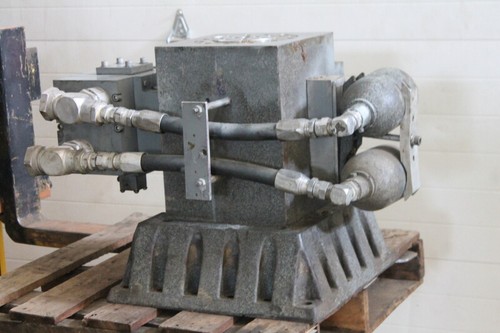 Servo hydraulic vibration shaker, Exciter, 5" Stroke, 30k lbs force MB ...