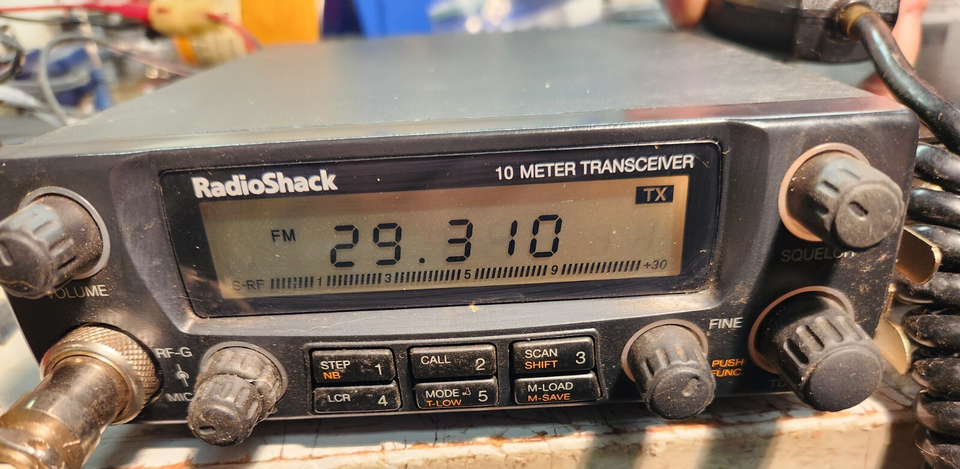 RadioShack Realistic HTX-10 25W 10-Meter Ham Radio Transceiver | eBay