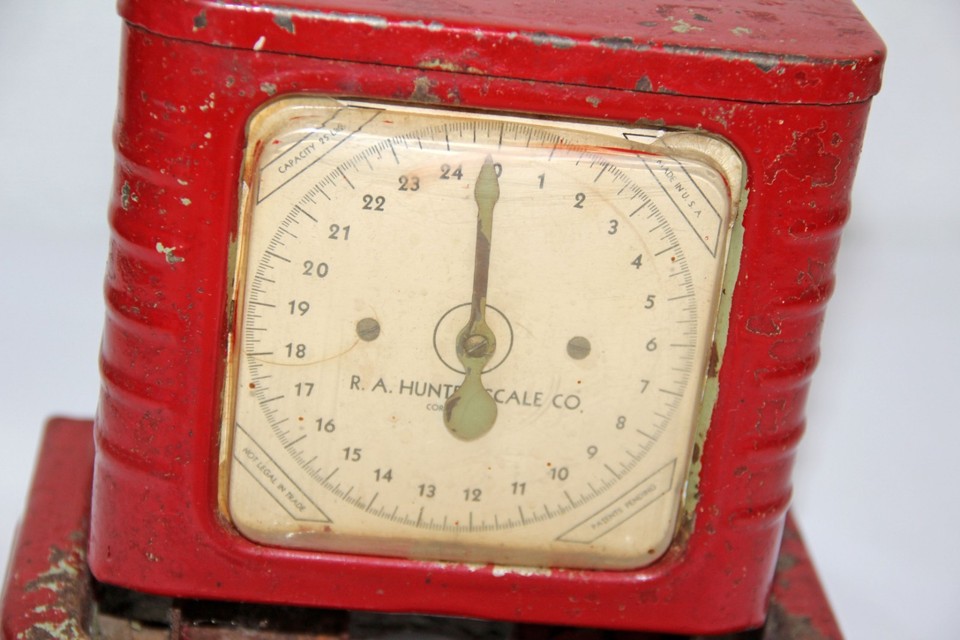RA HUNTER SCALE CO. Vintage Art Deco Red Metal Kitchen Scale, 25lb ...