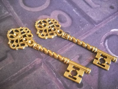 2 Skeleton Key Pendants Antiqued Gold 68mm Big Keys Large Keys Wedding ...