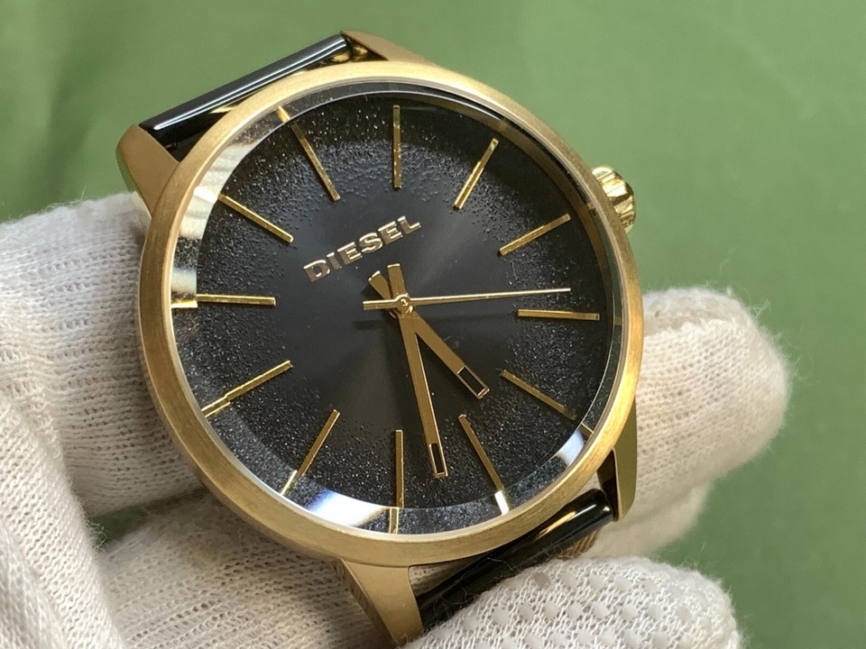 Diesel Castilia DZ5576 Gold Case With Gold Mesh Bracelet 5Atm Women ...