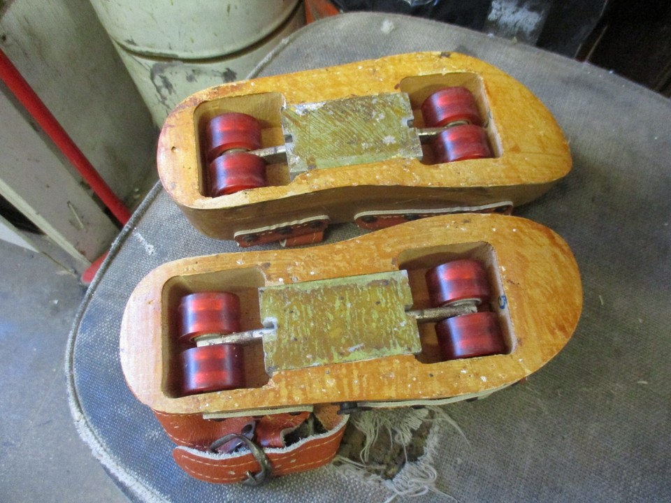1970s GIRLS LEATHER WOOD POP WHEELS ROLLER SKATE SHOES VINTAGE WORKING ...