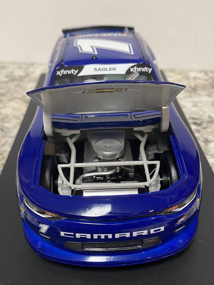 1:24 Elliott Sadler #1 OneMain Financial Autographed 2018 Camaro ...