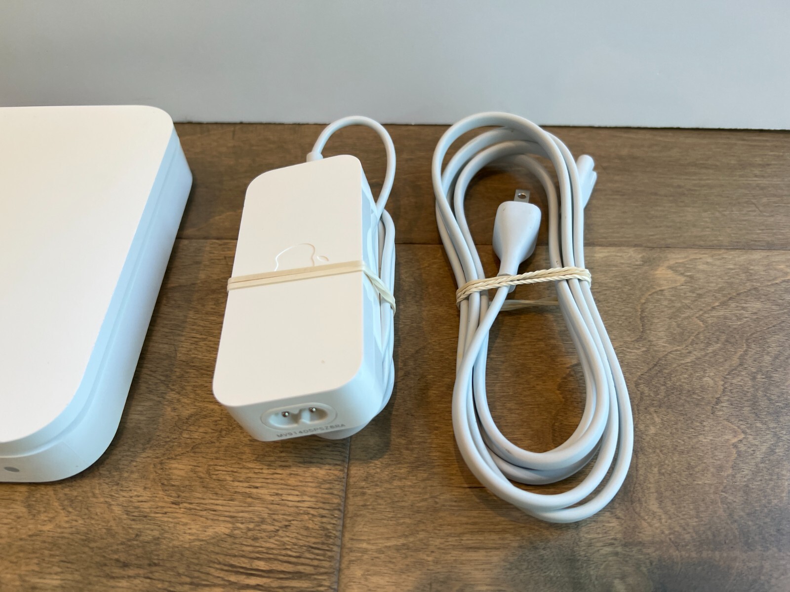 Apple AirPort Extreme Base Station Wireless Router Wi-Fi Model A1301 ...