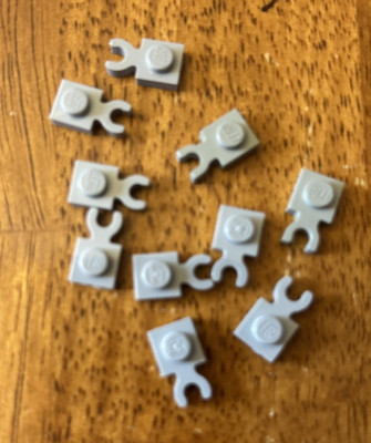 LEGO Lot 10 1x1 Light Gray Flat Plate 1 x 1 Open O Clip Vertical Grip ...