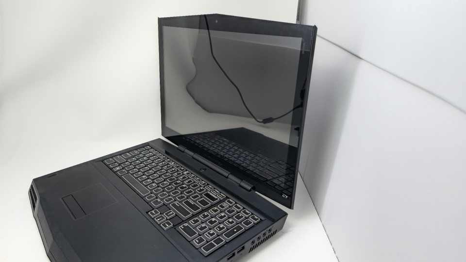 Alienware M17x R2 Laptop i7-720QM 1.60GHz, 8GB RAM, 160GB SSD, Radeon ...