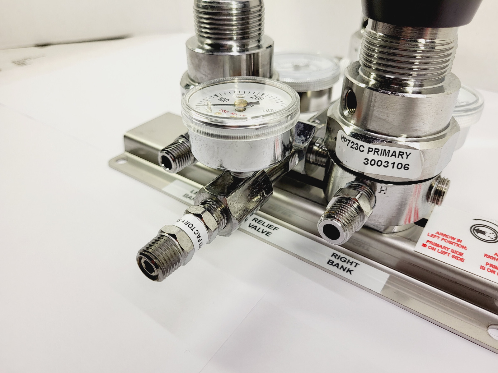 VWR SG-900 (82023-750) Semiautomatic Switchover Manifold Gas Regulator ...